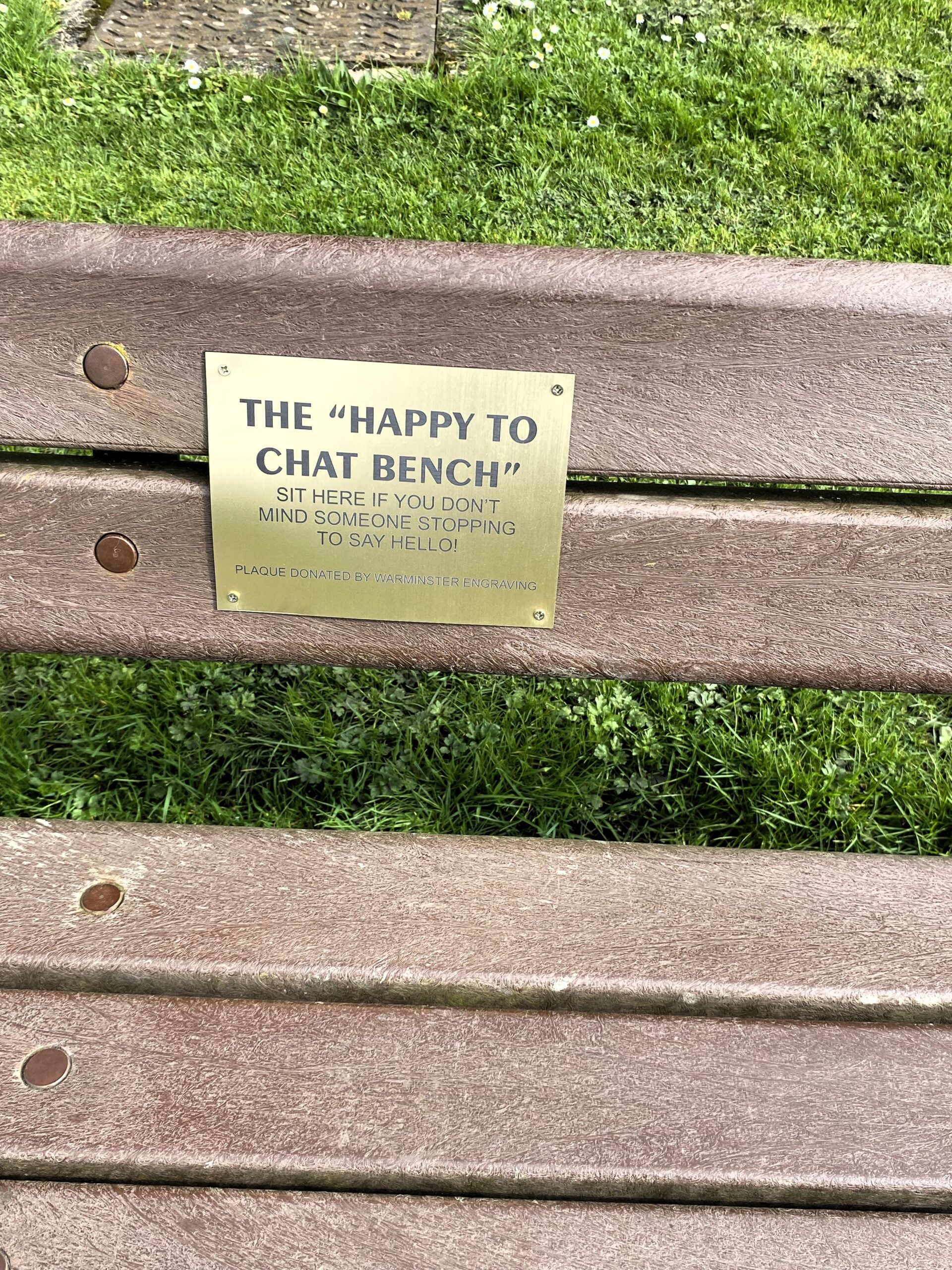 New ‘Happy to Chat’ bench sign in Warminster Lake Pleasure Grounds ...