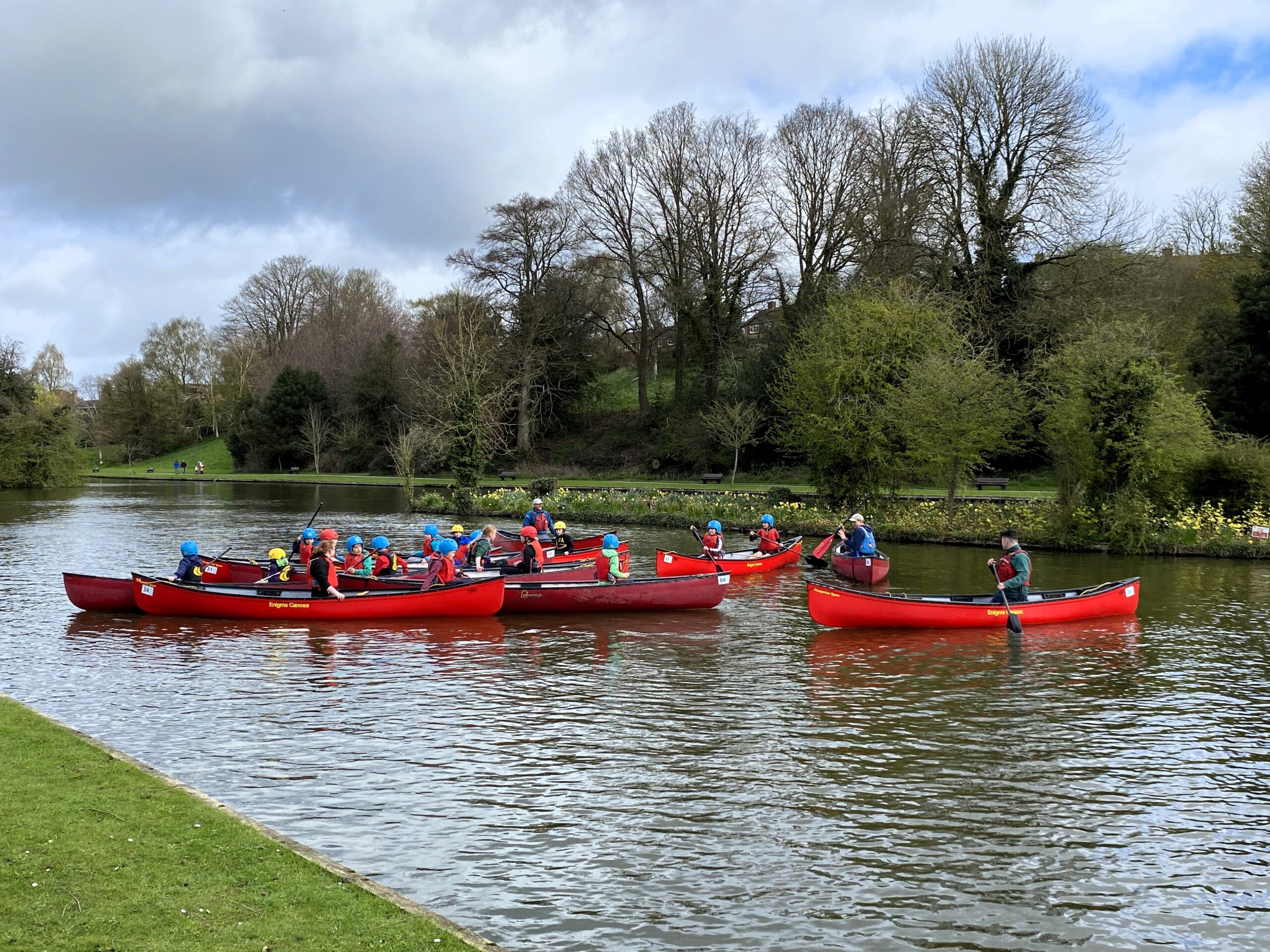 Free canoeing sessions enjoyed by Warminster young people - Warminster ...