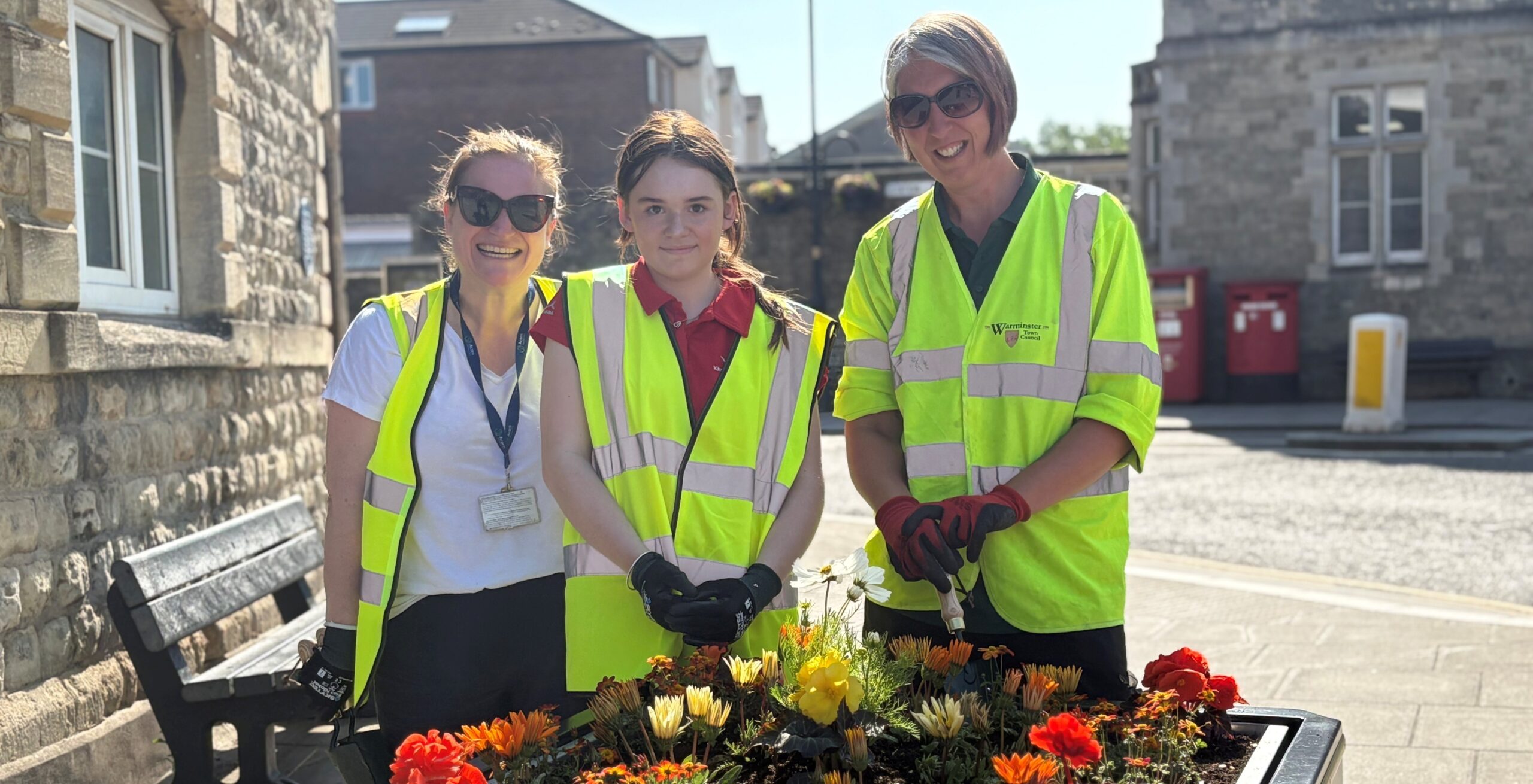 New ‘Welcome to Warminster’ planters installed with help from Kingdown ...