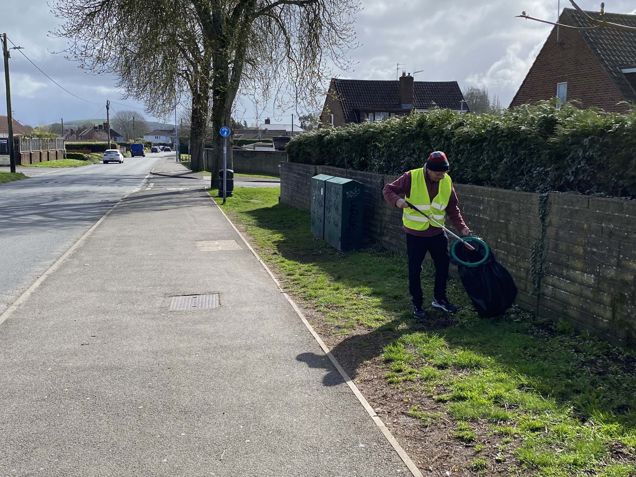 Help tidy up Warminster this World Clean Up Day - Warminster Town Council